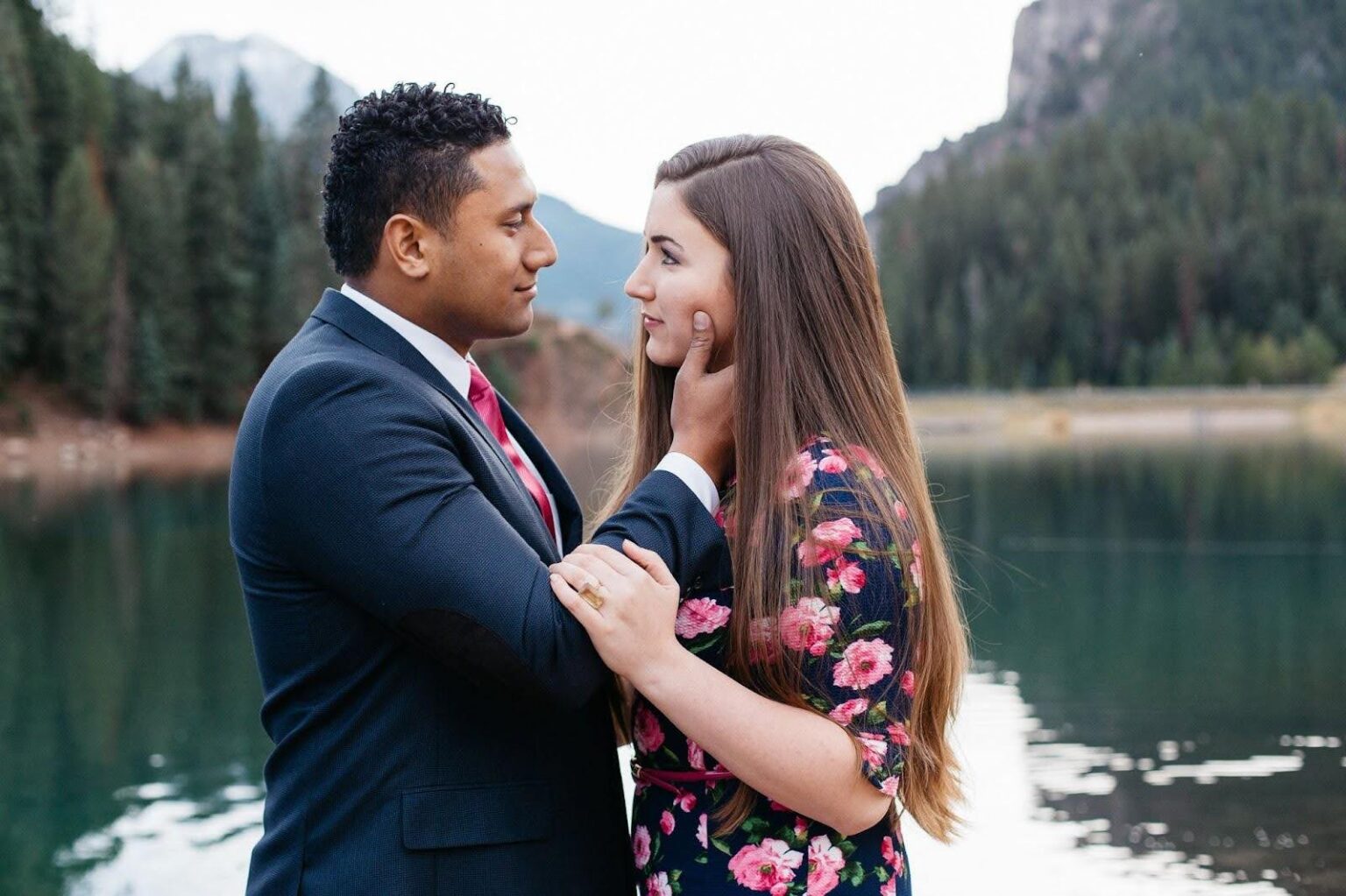 99 Engagement Pictures & Poses (Guaranteed To Make Your "Save The Dates ...